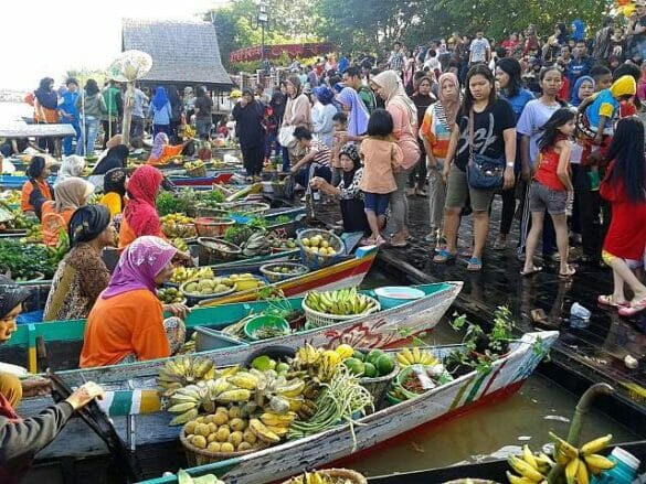 19 Floating Markets Around The World | View Traveling