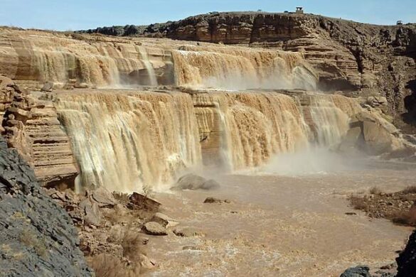 Cliffside City: 10 Breathtaking Clifftop Towns In The World