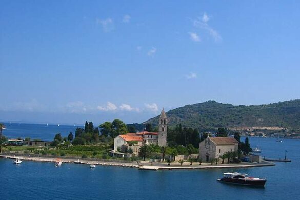 Ella Sri Lanka Travel Guide 2025 | Top Things To Do, Hikes & Tips